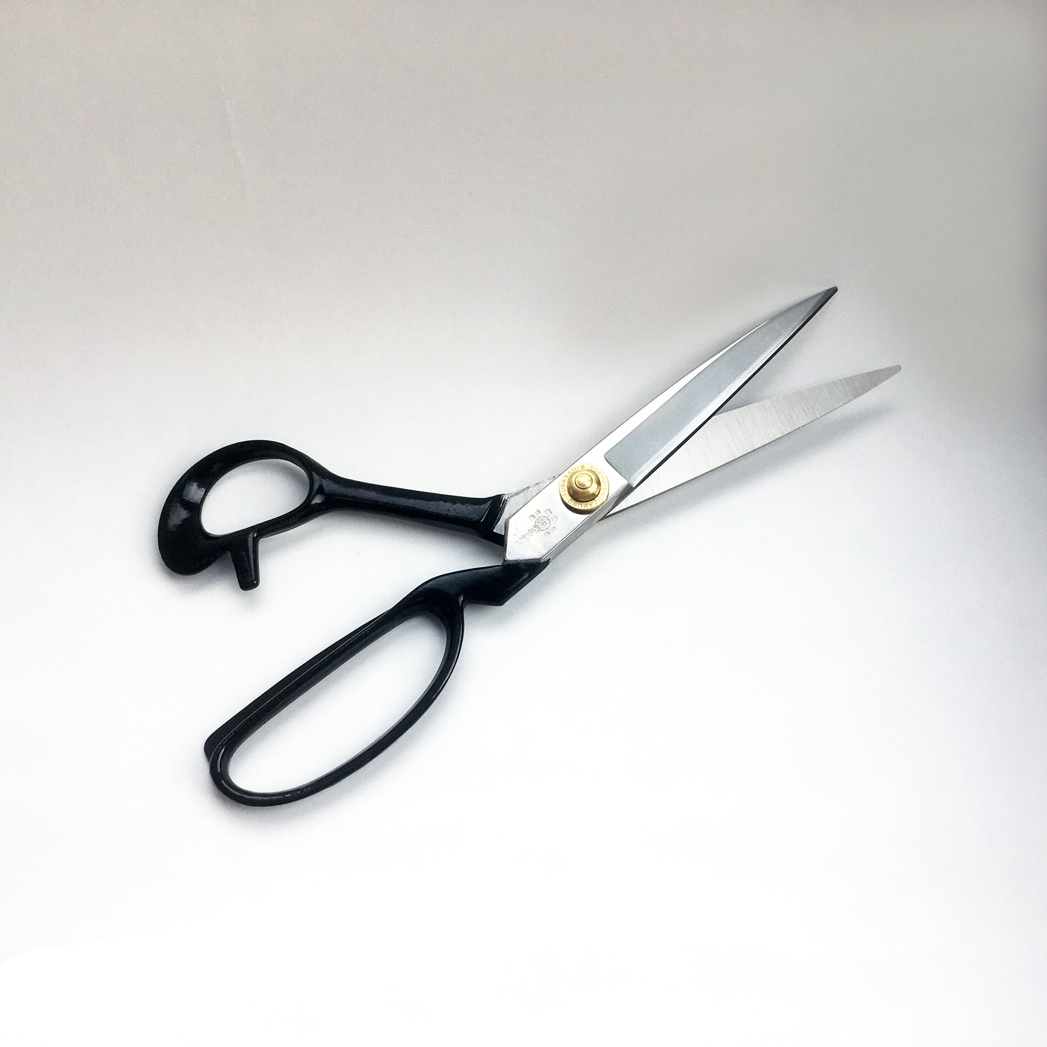 Japanese Tailor Shears ∣ Shozaburo ∣ Fabric Scissors – toolly